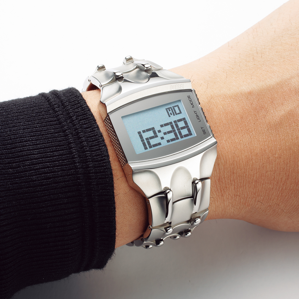 【ブラック、シルバーのカラーリングがカッコいい！】“ディーゼル ウォッチ”の最新3針＆デジタルウオッチで手首をクールに演出 - Watch ...